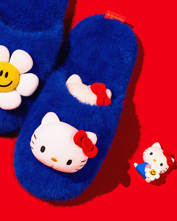 【本日中再入荷予定】[Hello Kitty X wiggle wiggle]ぬいぐるみキーリング - Hello Kitty & Smil